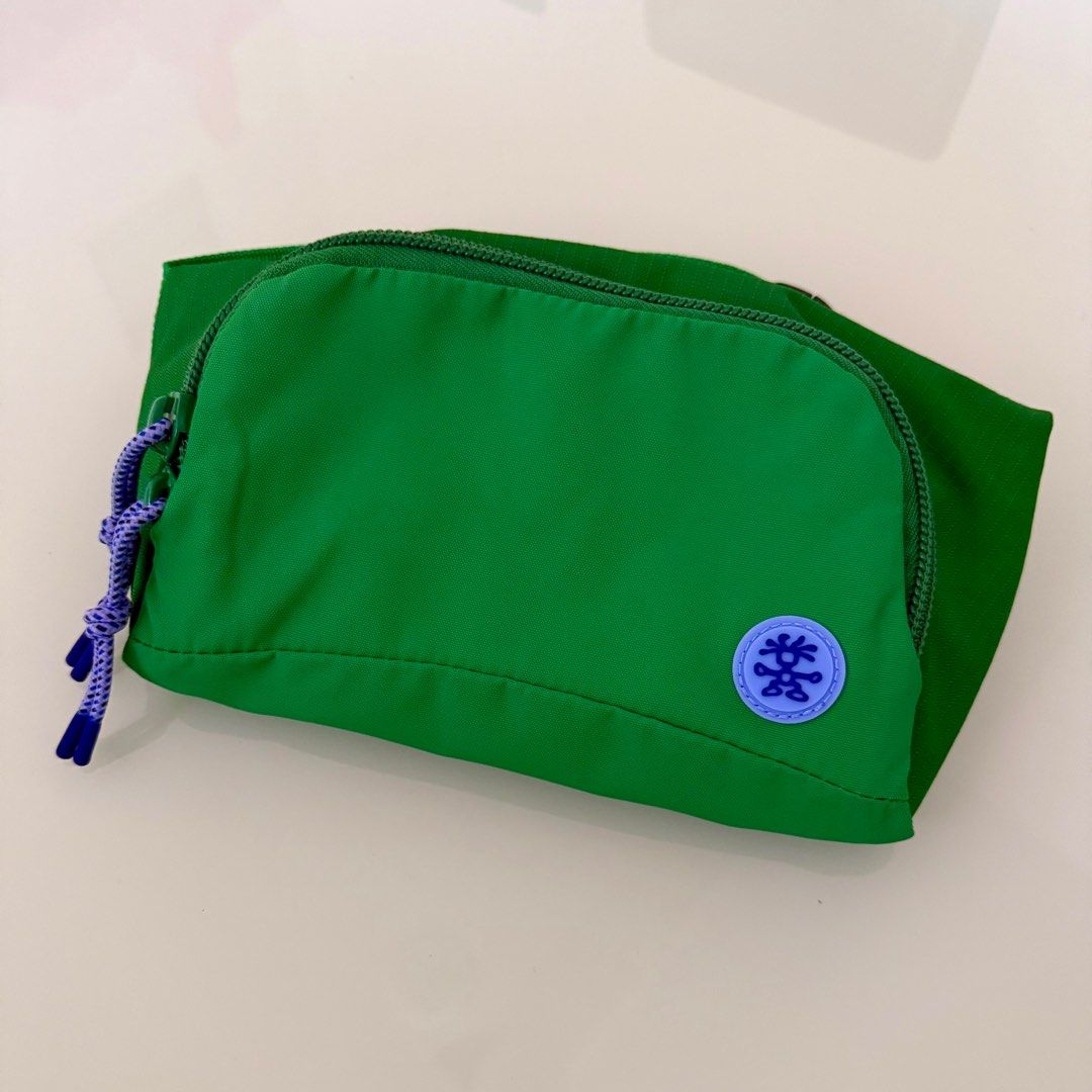 Crumpler Clam Chowder, Women's Fashion, Bags & Wallets, Shoulder Bags ...