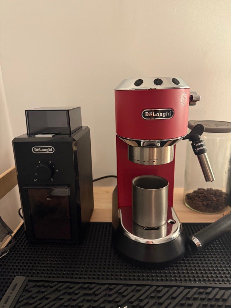 Delonghi EC685R DEDICA 15-Bar Pump Espresso Machine Coffee Maker (RED ...