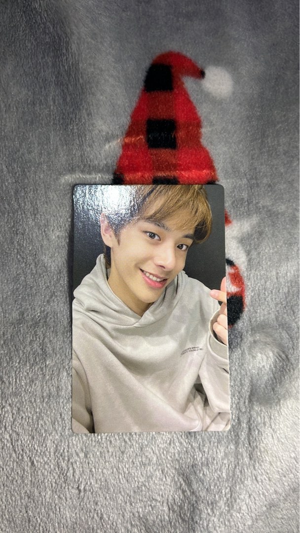 ENHYPEN JAKE LIGHT STICK OFFICIAL PHOTOCARD, Hobbies & Toys ...