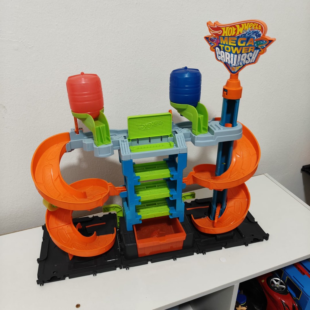 Hotwheels Color Changing playset, Hobbies & Toys, Toys & Games on Carousell