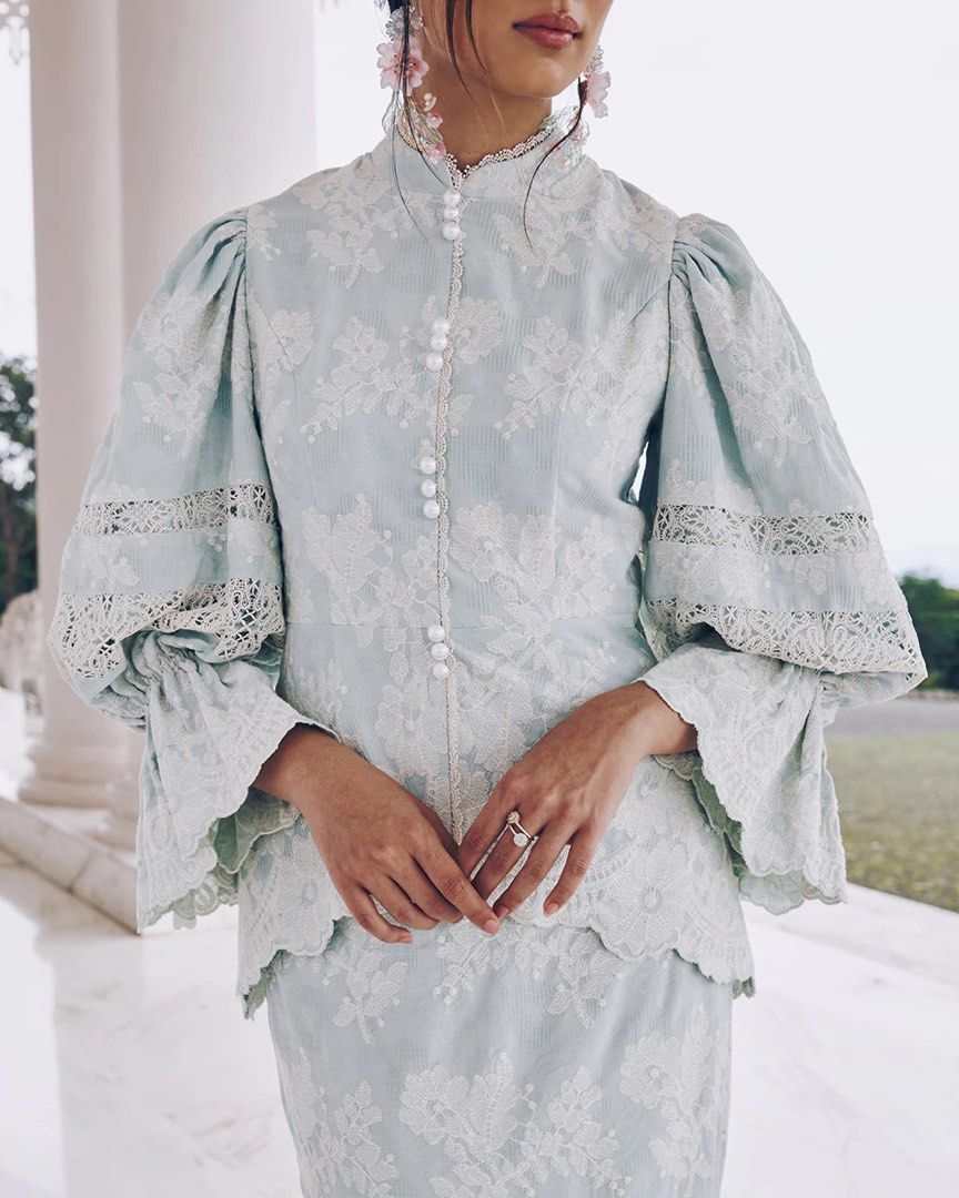 Innai 2025 Raya Zafira, Women's Fashion, Muslimah Fashion, Baju Kurung ...