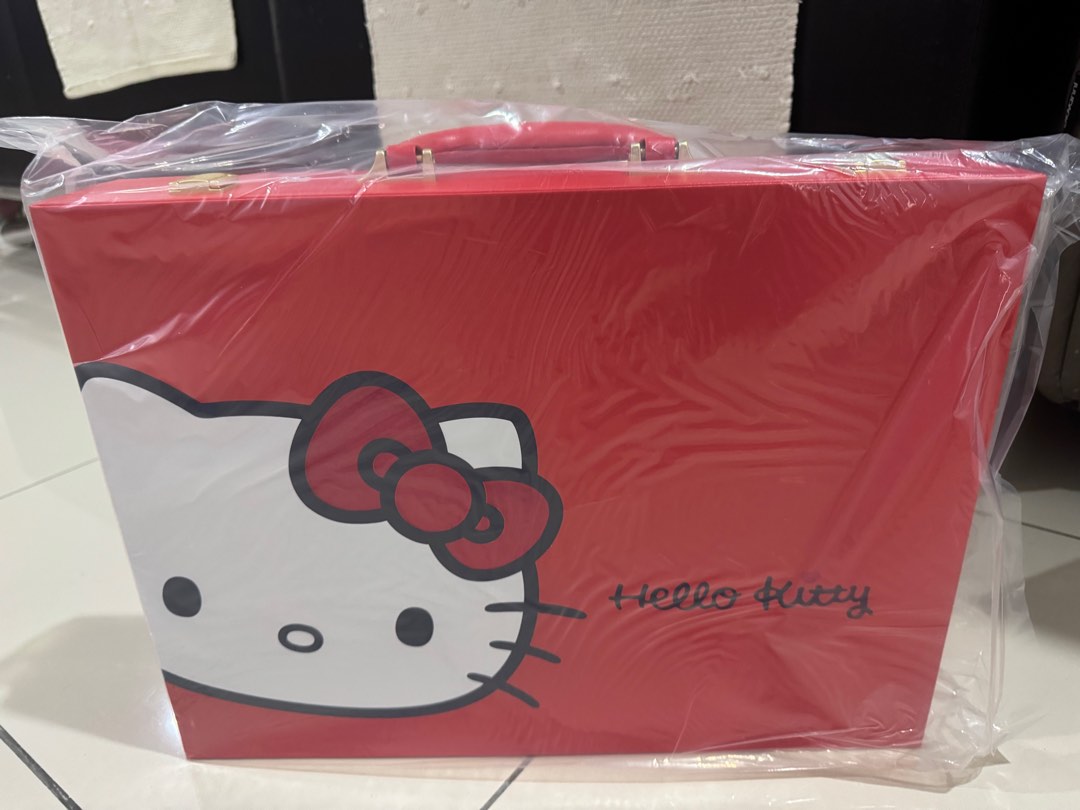 Limited Edition Hello Kitty Solitaire /Mah Jong Set, Hobbies & Toys ...