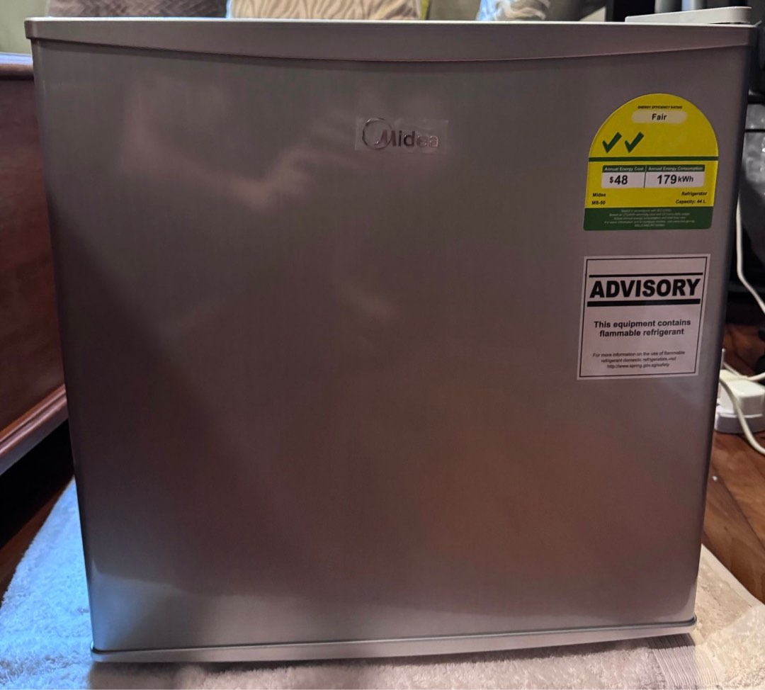 Midea silver mini fridge, TV & Home Appliances, Kitchen Appliances ...