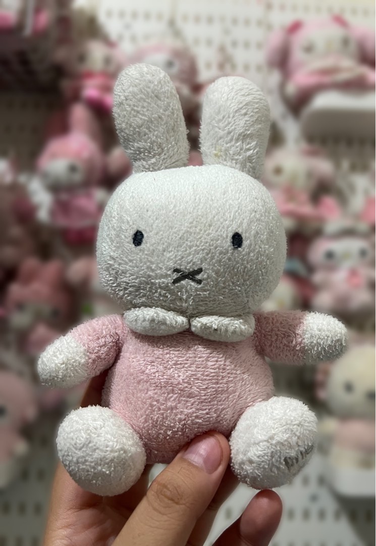 Miffy Pink Small Rattle Plush Dick Bruna, Hobbies & Toys, Toys & Games ...
