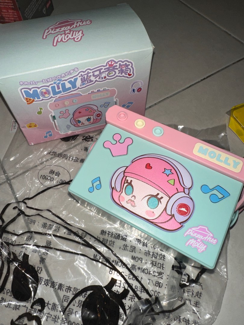 Official Popmart Molly x Pizza Hut Speaker, Hobbies & Toys ...