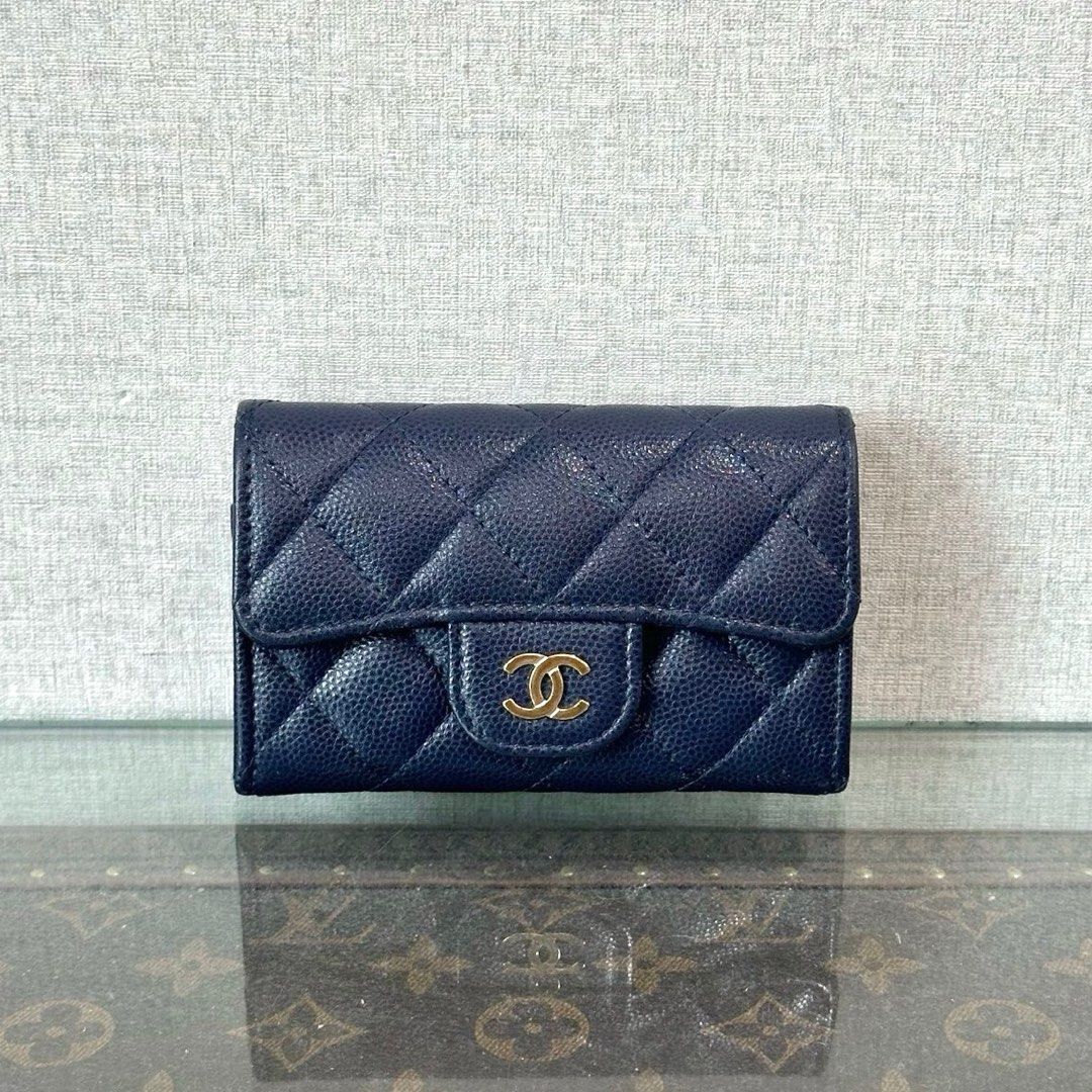 Preloved 💯 Authentic Chanel Class Card Holder Wallet in Navy Blue ...