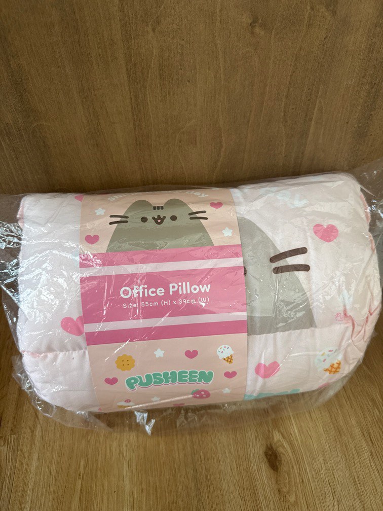 Pusheen office pilow, Hobbies & Toys, Memorabilia & Collectibles, Fan ...