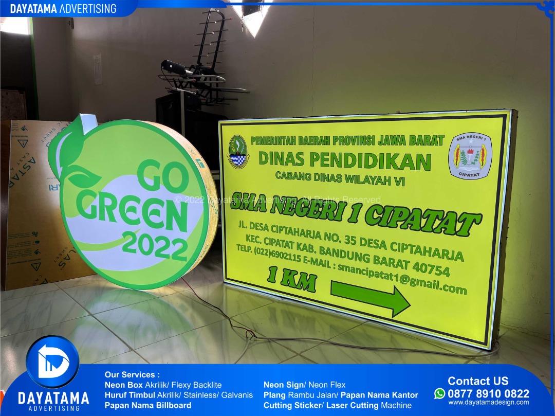 Signage Neon Box Logo Sekolah Go Green, Desain & Kerajinan Tangan ...