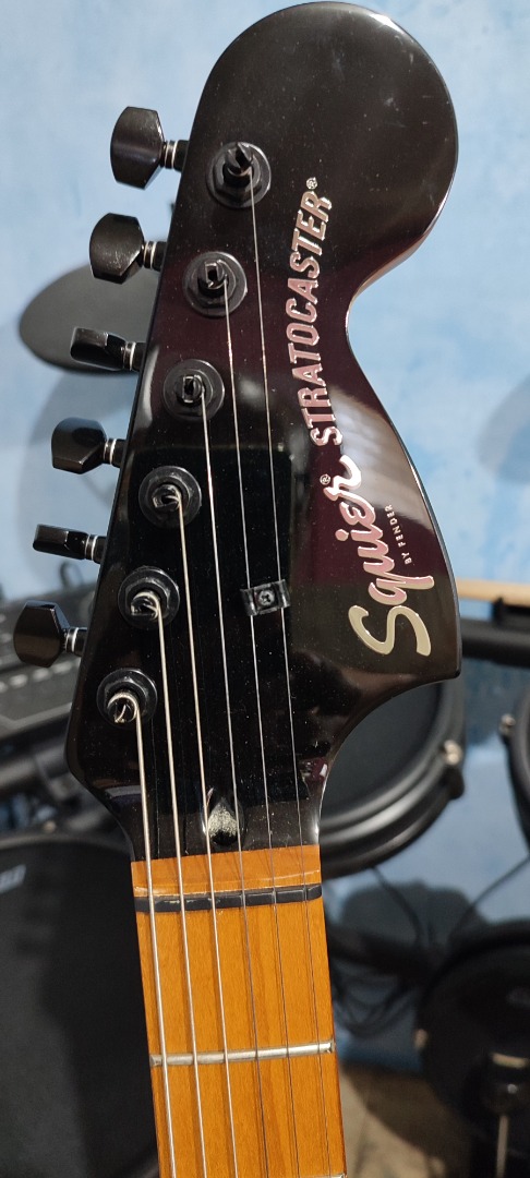 Squire Contemporary Stratocaster 18k, Hobbies & Toys, Music & Media ...