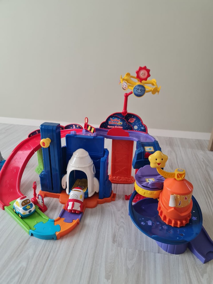Toot-Toot Drivers - Space Station, Hobbies & Toys, Toys & Games on ...