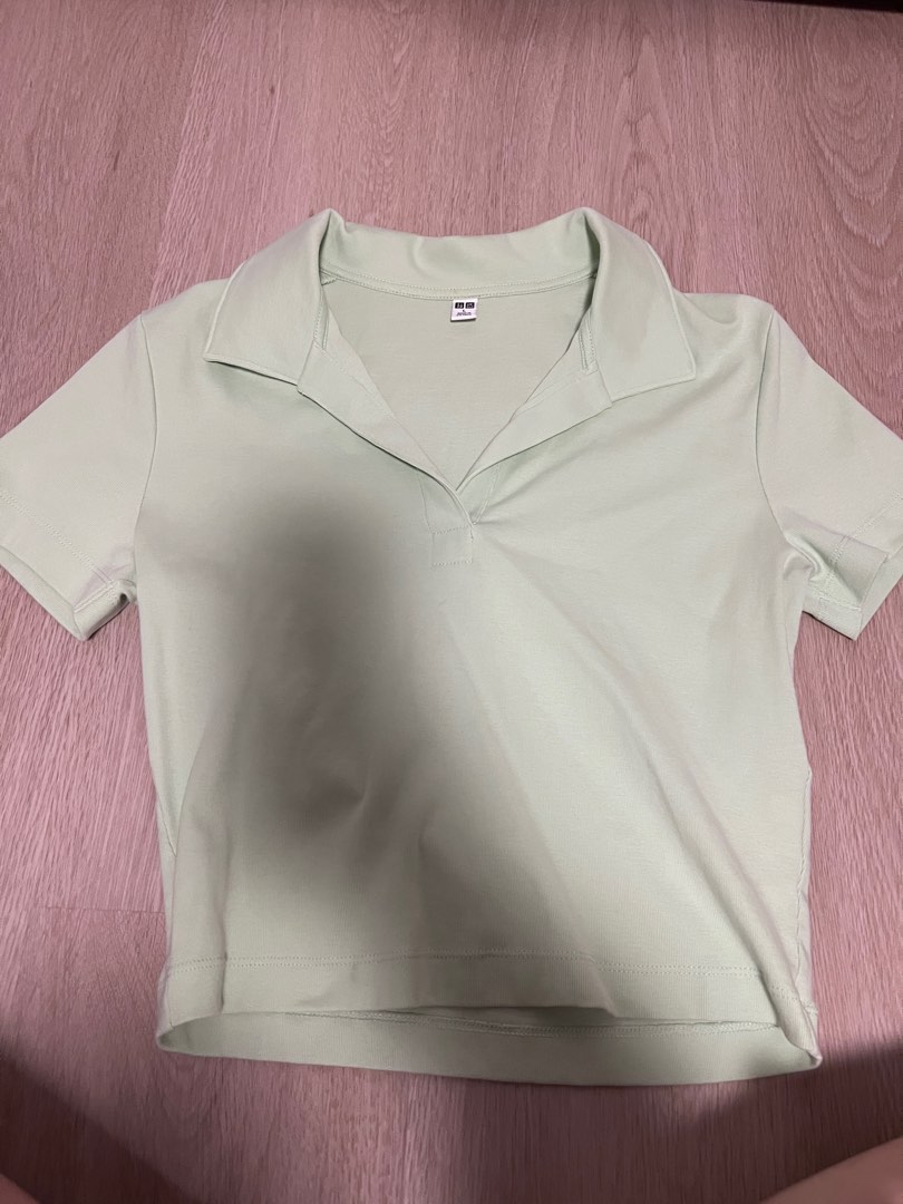 uniqlo v cut top, Women's Fashion, Tops, Shirts on Carousell