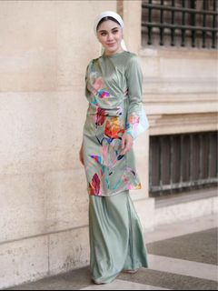 Zefiks Nadine Kurung, Women's Fashion, Muslimah Fashion, Baju Kurung ...