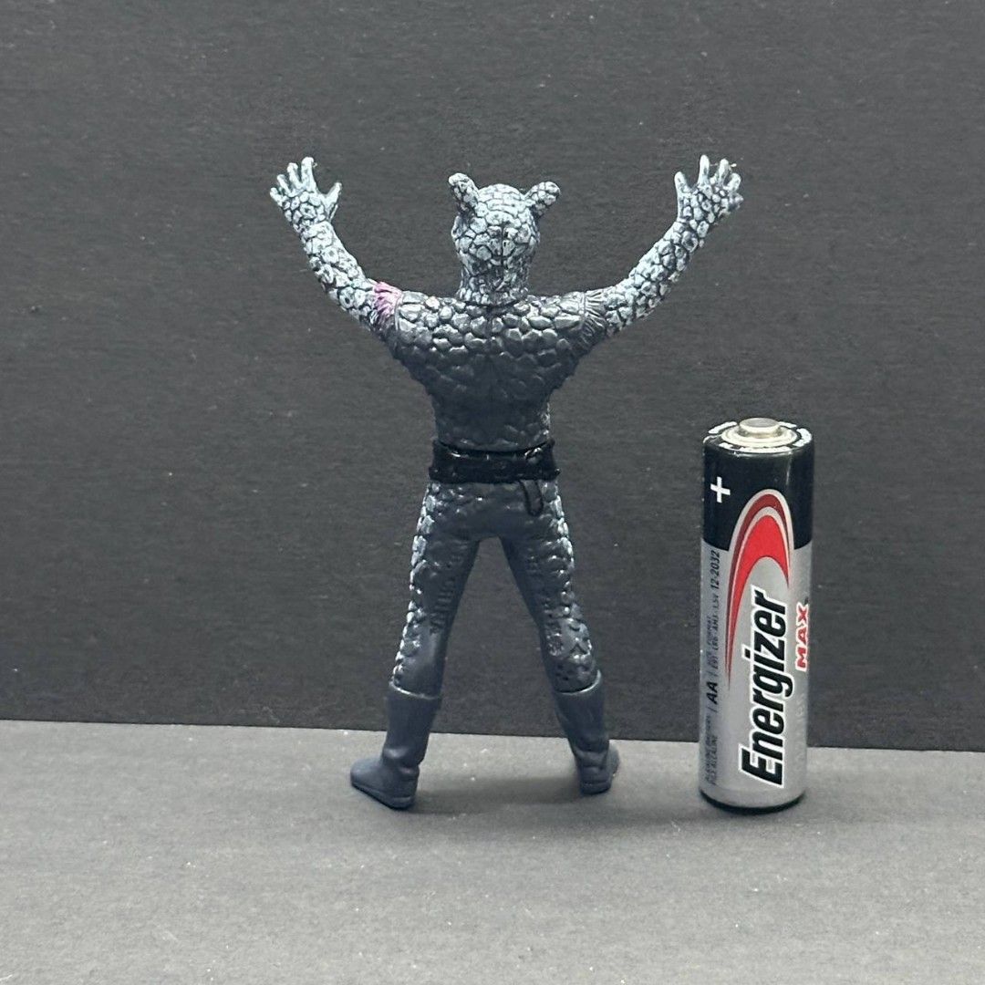 Bandai Kamen Rider Masked Rider Villain Steel Monster, Armadillong HG ...