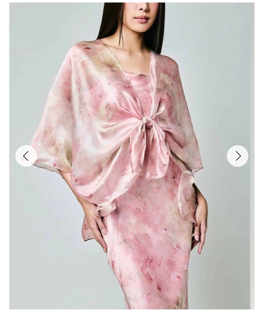 Alia B Amora in Pink, Women's Fashion, Muslimah Fashion, Baju Kurung & sets on Carousell