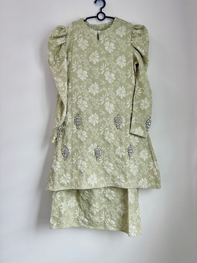 Baju Kurung Textured beaded, Women's Fashion, Muslimah Fashion, Baju ...