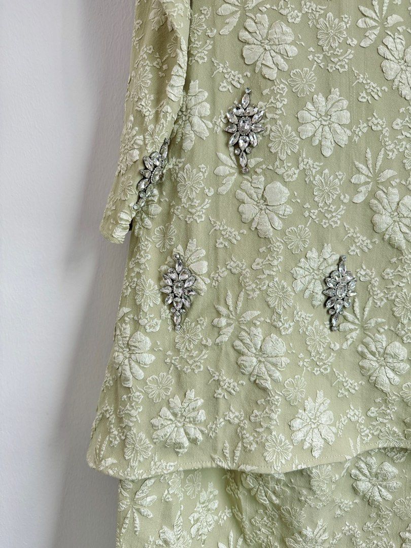 Baju Kurung Textured beaded, Women's Fashion, Muslimah Fashion, Baju ...