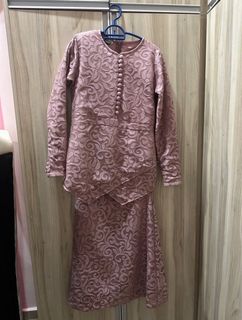 Baju kurung Zefiks, Women's Fashion, Muslimah Fashion, Baju Kurung ...