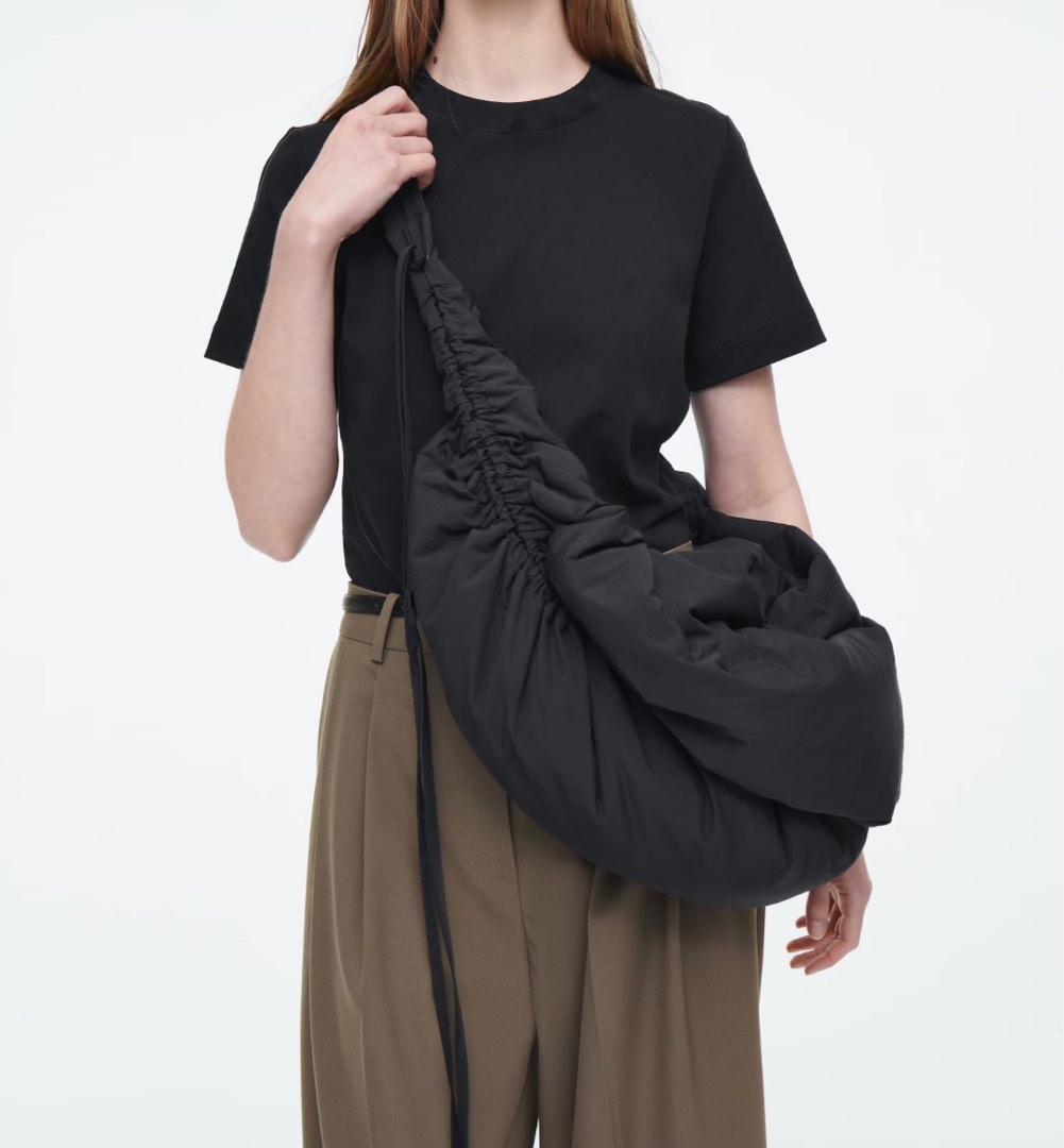 COS Crossbody Large Oversized Black, Women's Fashion, Bags & Wallets ...