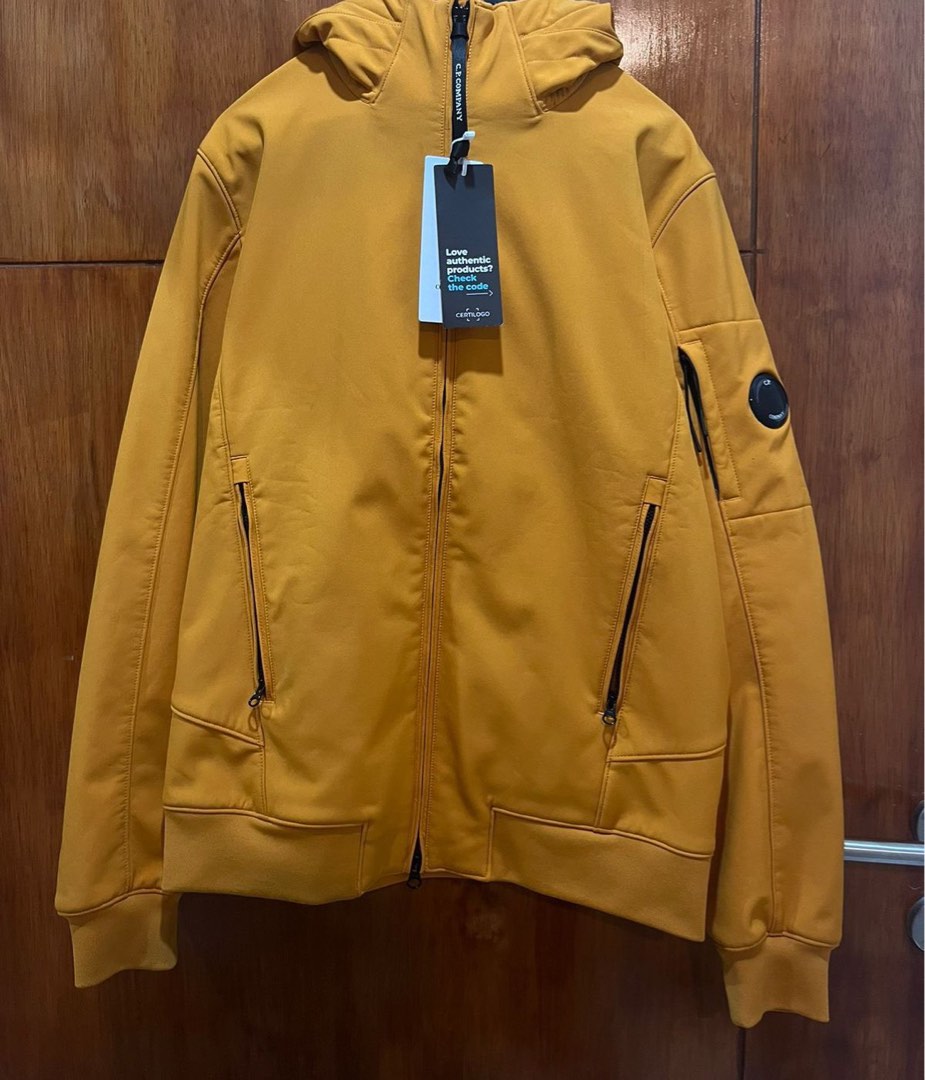 CP Company shell R, Fesyen Pria, Pakaian , Baju Luaran di Carousell