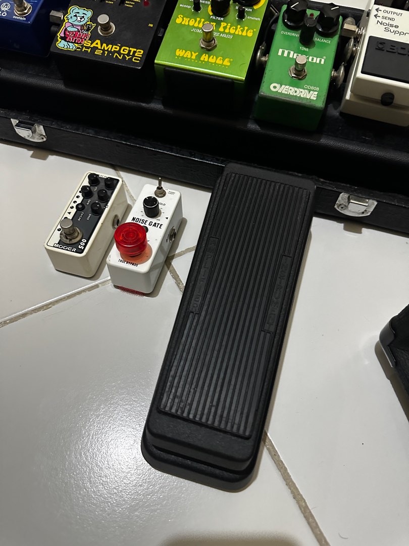 Cry baby, mooer 005, rowin noise gate, Hobbies & Toys, Music & Media ...