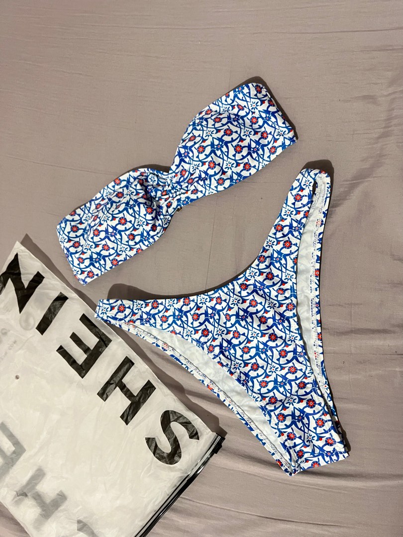 Cute bikini top small fit, Women's Fashion, Swimwear, Bikinis ...