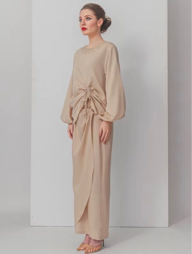 DPLKL Modern Champagne Kurung, Women's Fashion, Muslimah Fashion, Baju ...
