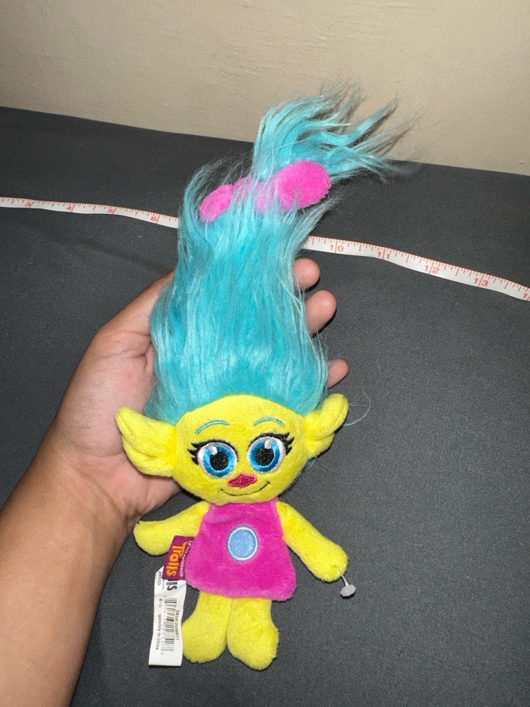 DreamWorks Trolls Tiny Smidge Troll Hug N Plush Stuffed Animal Doll Toy ...