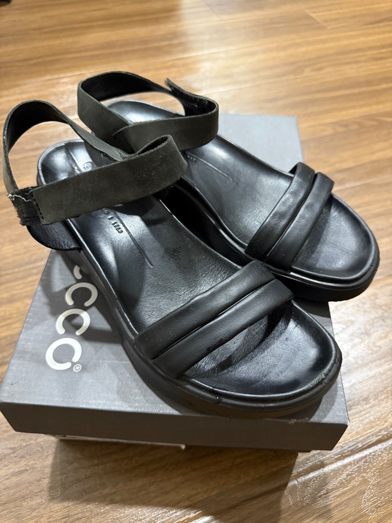 ECCO FLOWT WEDGE, Women's Fashion, Footwear, Wedges on Carousell