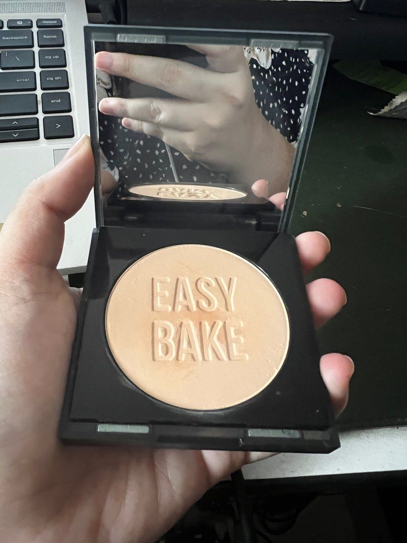 Huda Beauty Easy Bake and Snatch Setting Powder code Peach Pie, Beauty ...