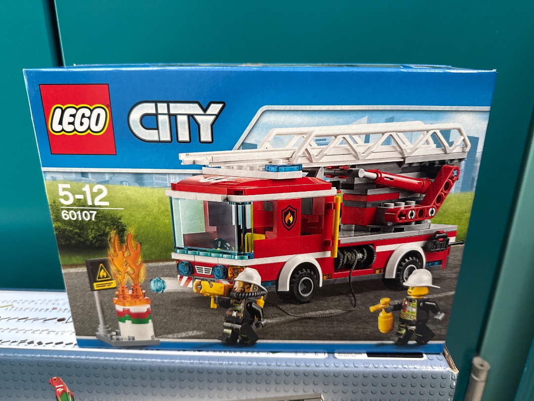 Lego 60107-Fire Ladder Truck-City, 興趣及遊戲, 玩具 & 遊戲類 - Carousell