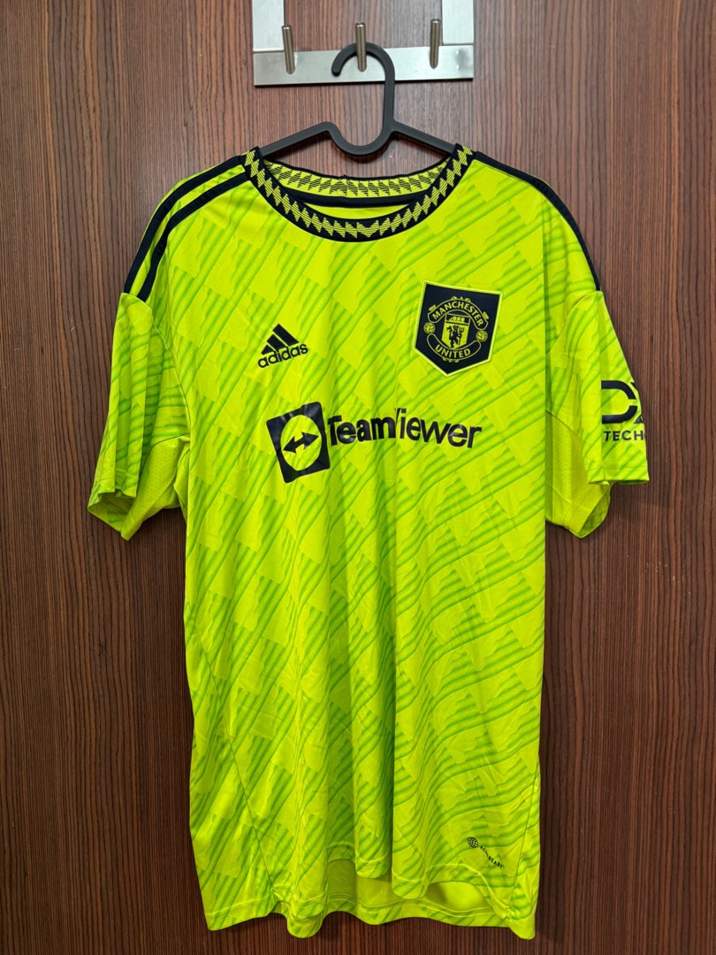 Manchester United Green TeamViewer Jersey, Men's Fashion, Activewear on ...