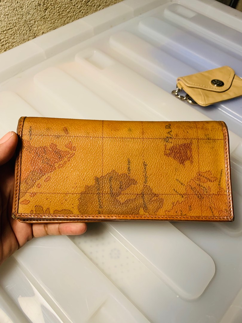 Map long wallet Japan, Women's Fashion, Bags & Wallets, Wallets & Card ...