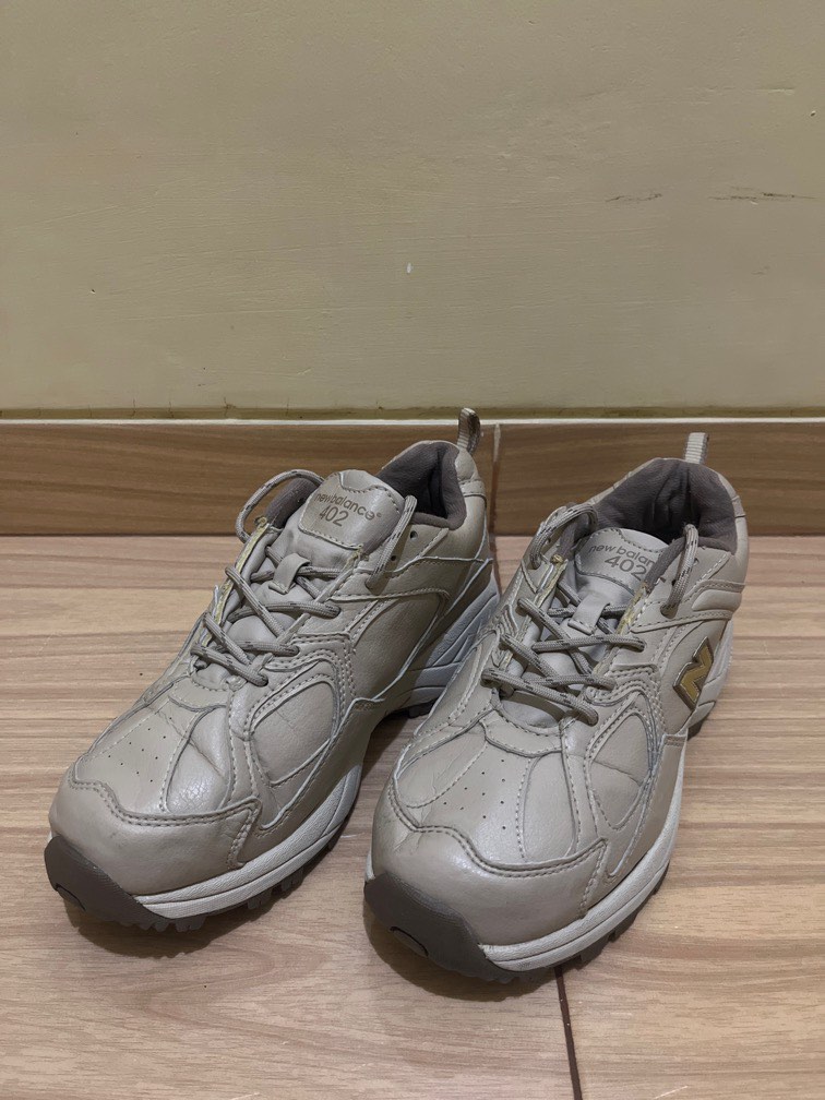New Balance 402 Kulit, Fesyen Wanita, Sepatu di Carousell