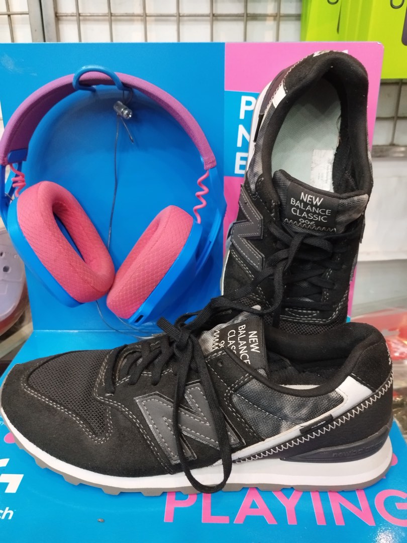 New Balance Classic 996 Hitam, Fesyen Wanita, Sepatu di Carousell