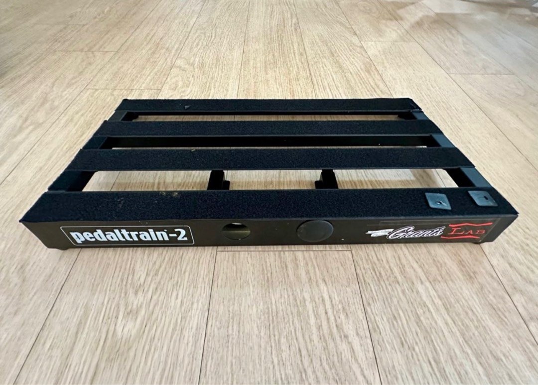 Pedaltrain 2 with case, Hobbies & Toys, Music & Media, Music Accessories on Carousell