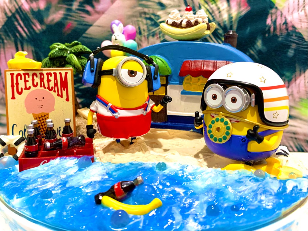 Popmart minion handphone stand, Hobbies & Toys, Toys & Games on Carousell