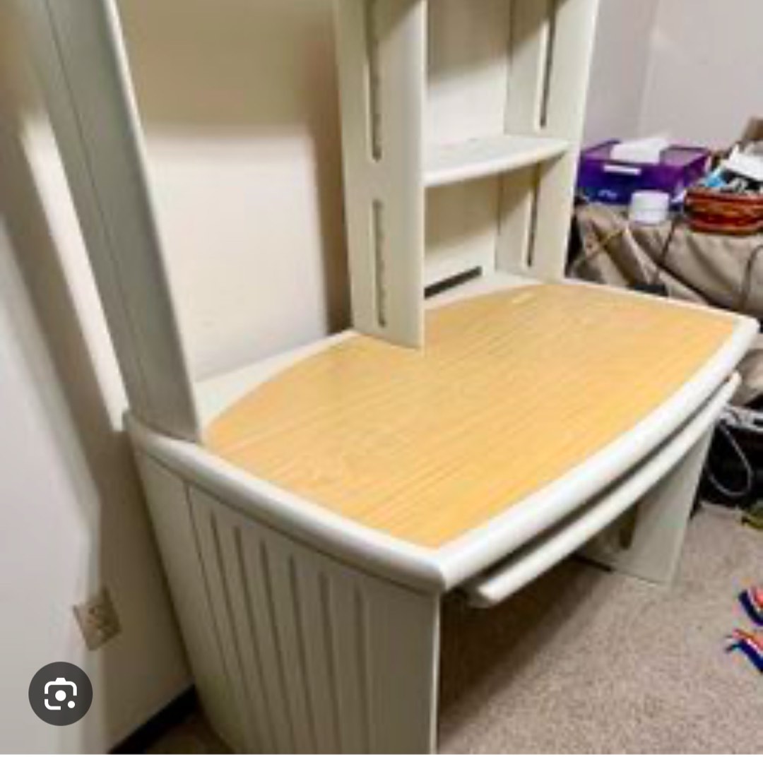 Rubbermaid Computer desk / Study Table, Furniture & Home Living ...