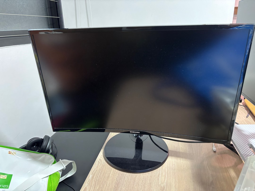 Samsung Monitor 27 inch C27F390FHE, Computers & Tech, Desktops on Carousell