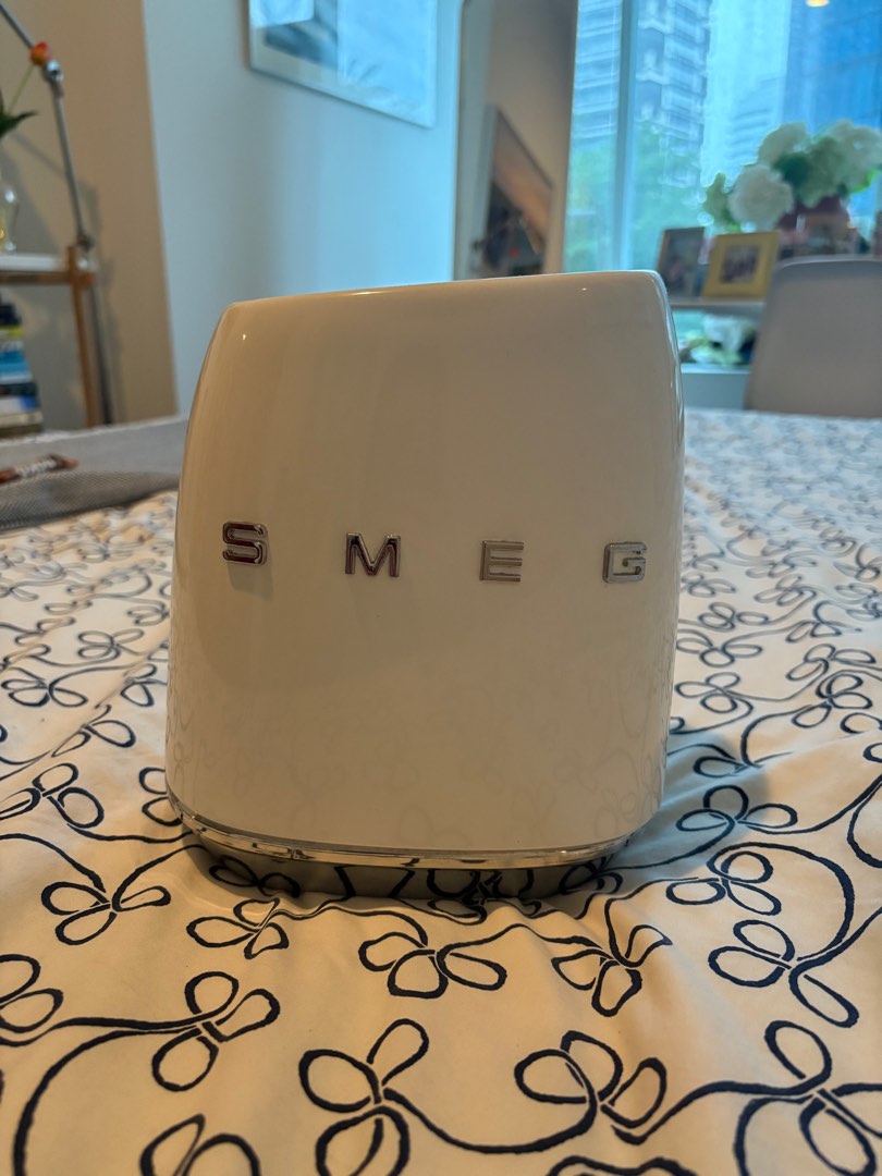 Smeg knife block, Furniture & Home Living, Kitchenware & Tableware ...