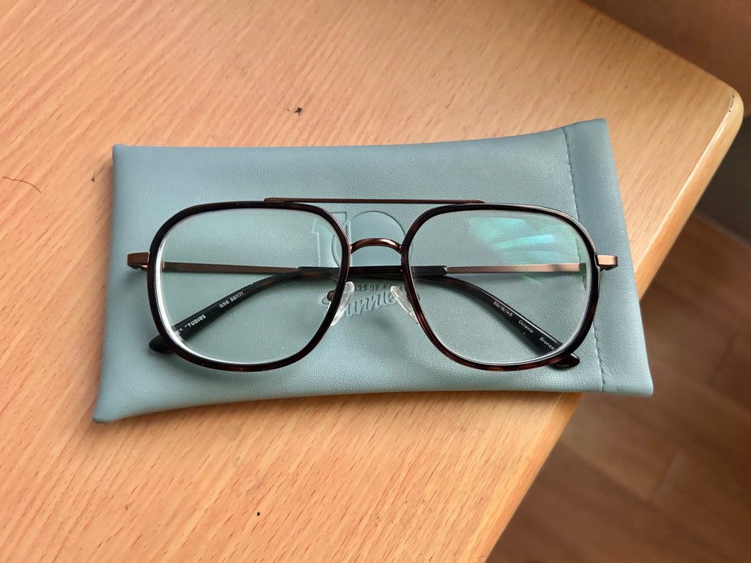 sunnies octavio bronze tort, Women's Fashion, Watches & Accessories ...