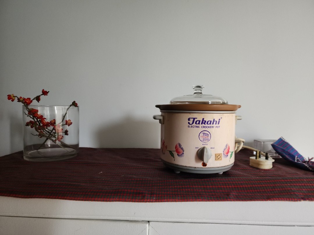 Takahi slow cooker 1.2 L, Furniture & Home Living, Kitchenware ...