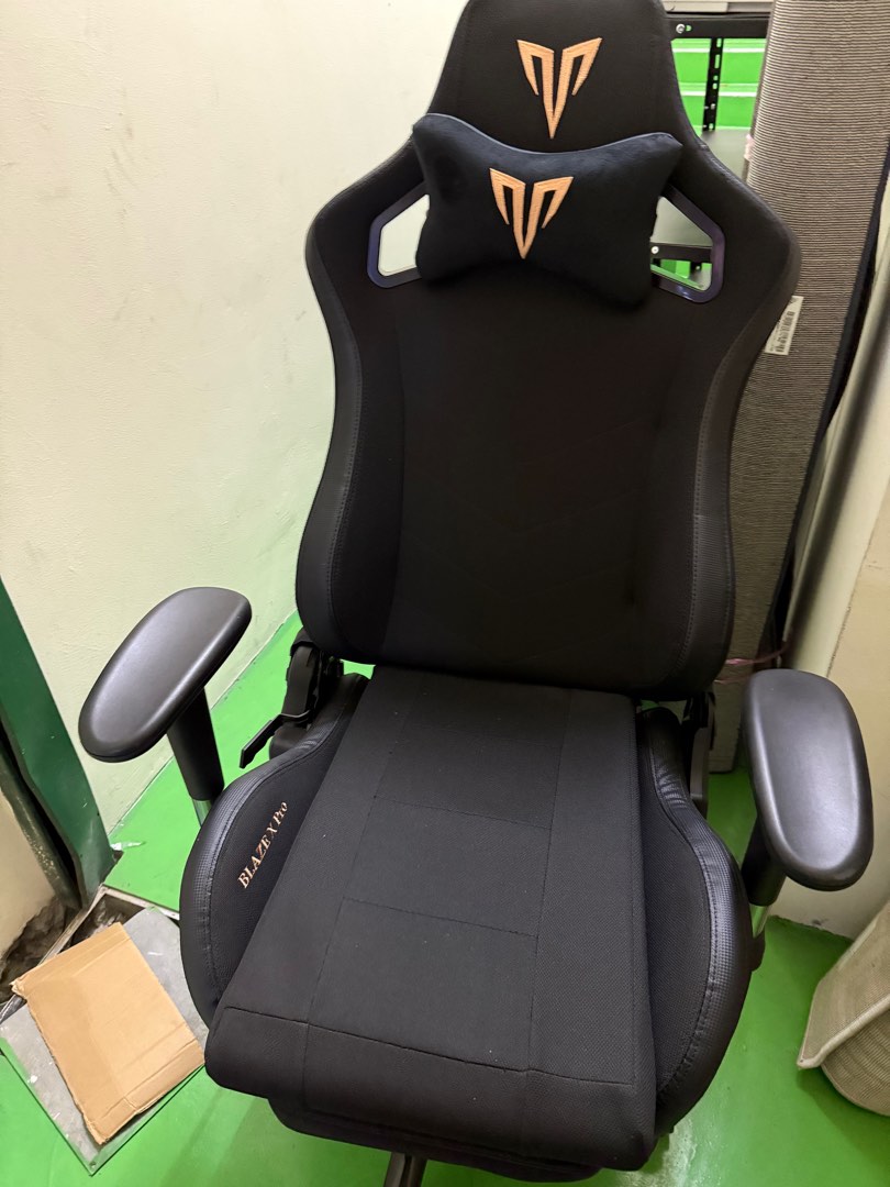 Tomaz Gaming Chair Blaze X Pro, Furniture & Home Living, Furniture ...