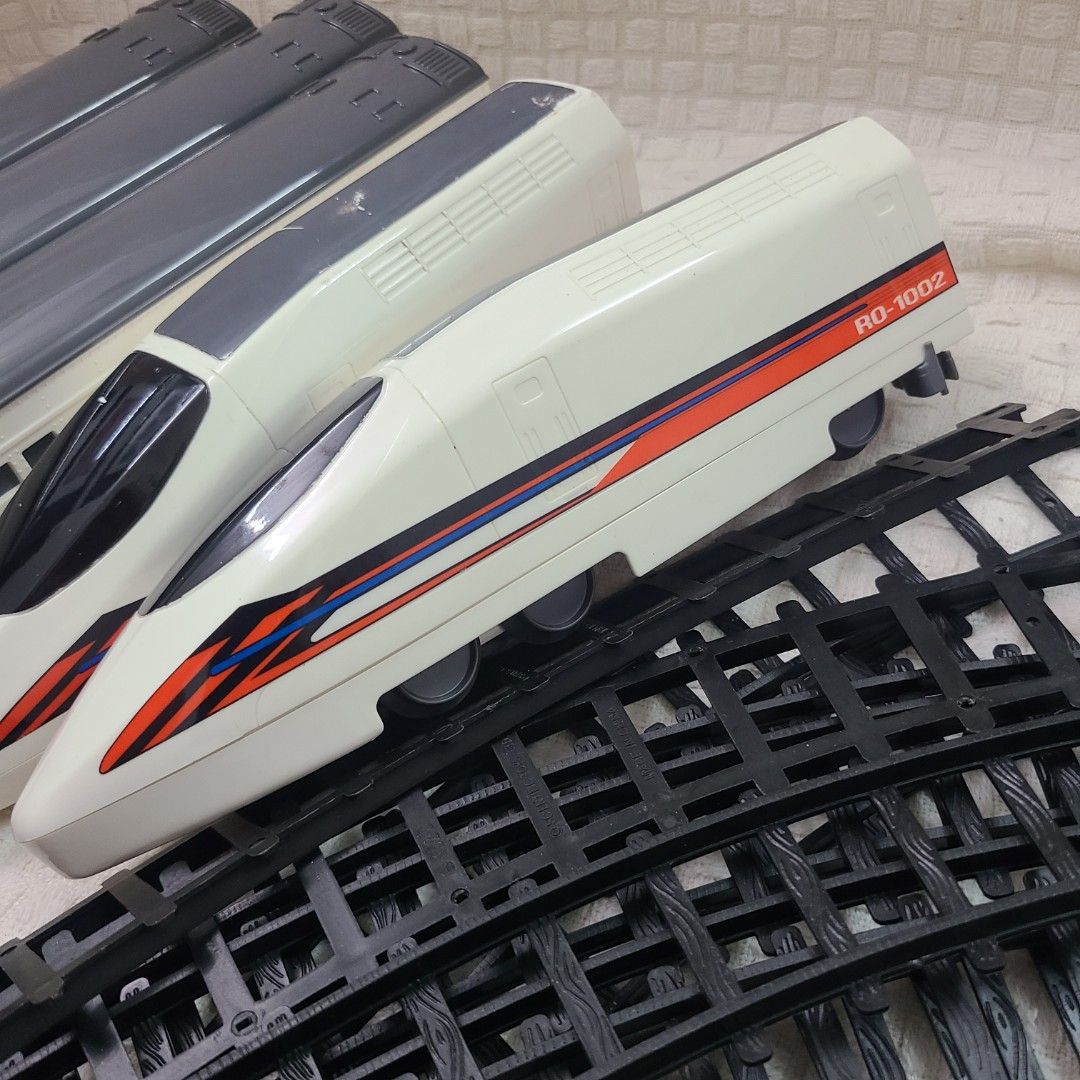 Toys R Us Fast Lane Battery Operated Bullet Train, Hobbies & Toys, Toys ...