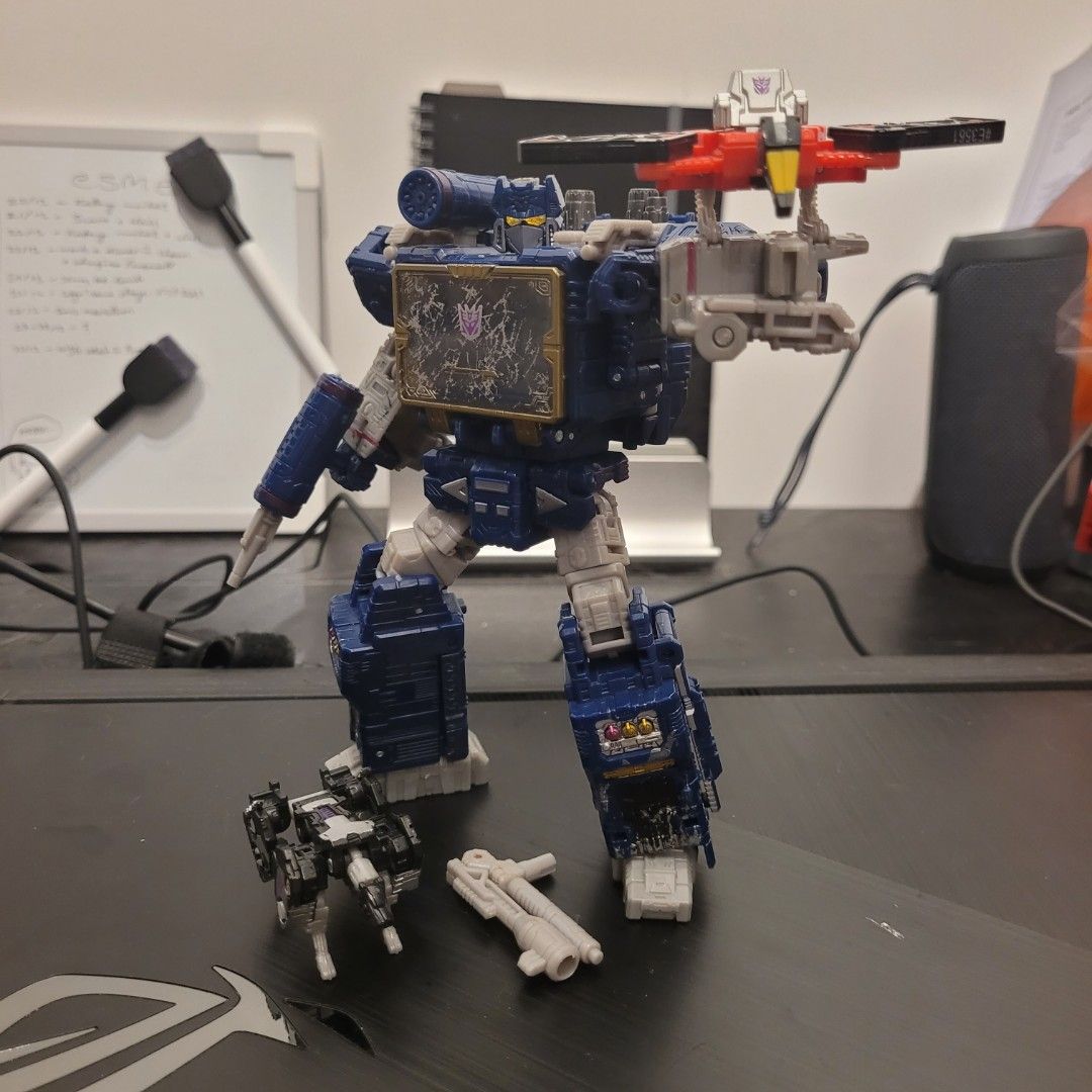 Transformers Generations War For Cybertron (WFC) Siege Soundwave with ...