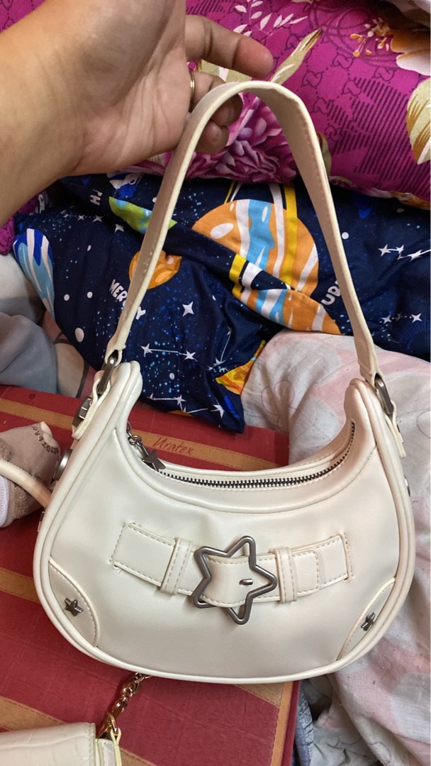 Van walk, Luxury, Bags & Wallets on Carousell