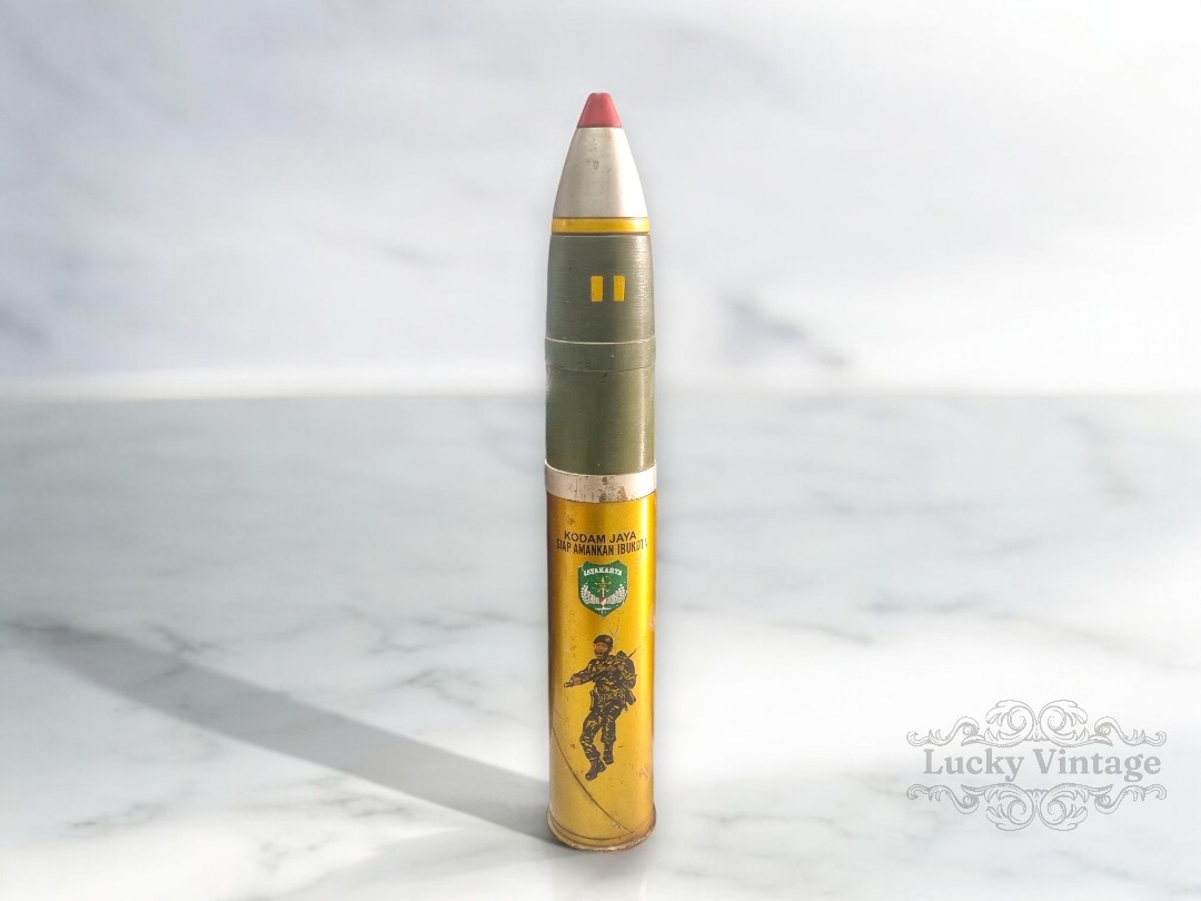 Vintage Lawas Pajangan Peluru Meriam Rudal Kodam Jaya Siap Amankan ...