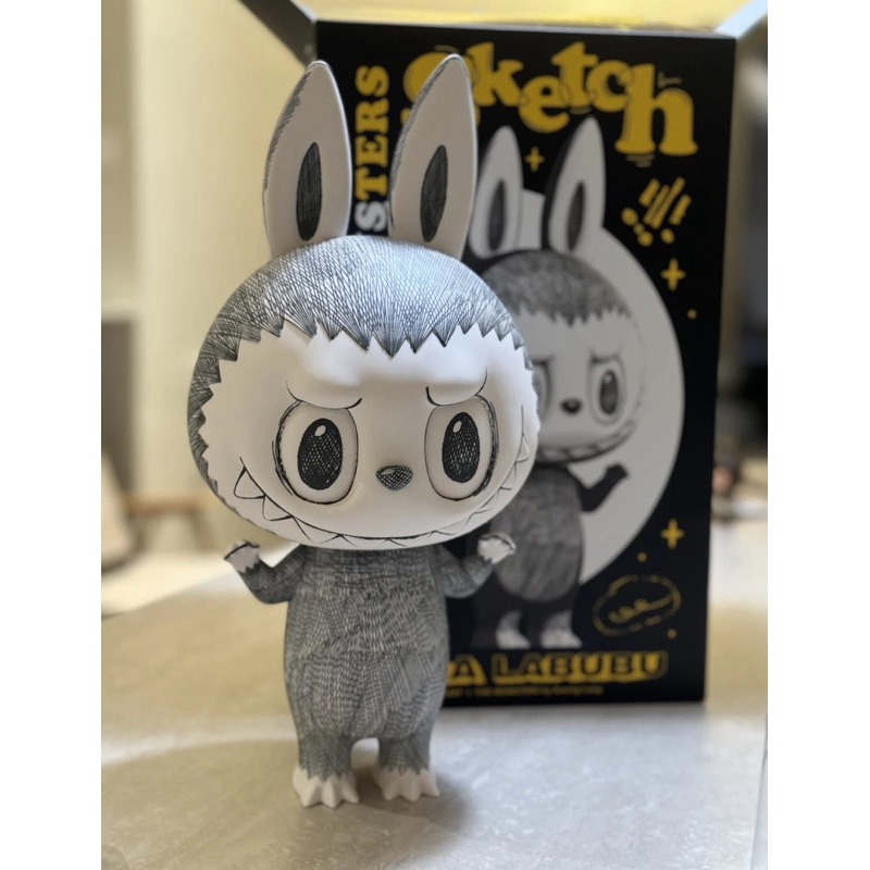 最後- 正版超靚收藏品 - Labubu 素描 400%, 興趣及遊戲, 玩具 & 遊戲類 - Carousell