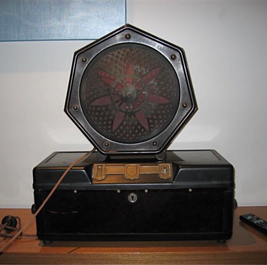 Antique Philips Radio And Speaker Made In 1920s, Hobbies & Toys ...