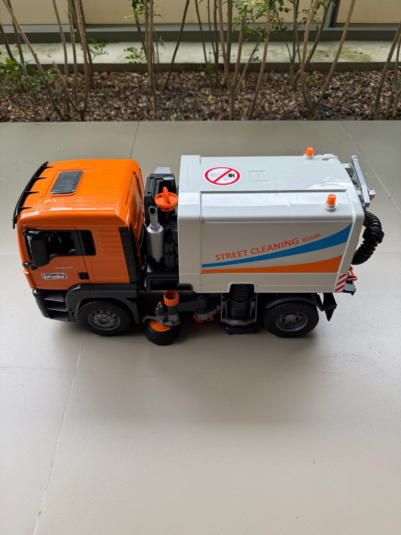 Bruder MAN TGS Street Sweeper Vehicle Toy, Hobbies & Toys, Toys & Games ...