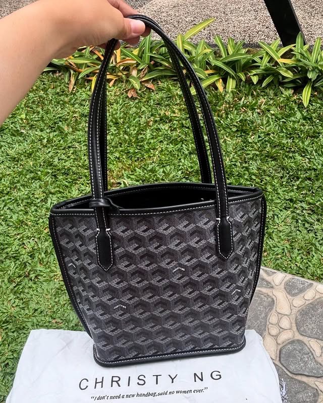 Christy NG, Fesyen Wanita, Tas & Dompet di Carousell